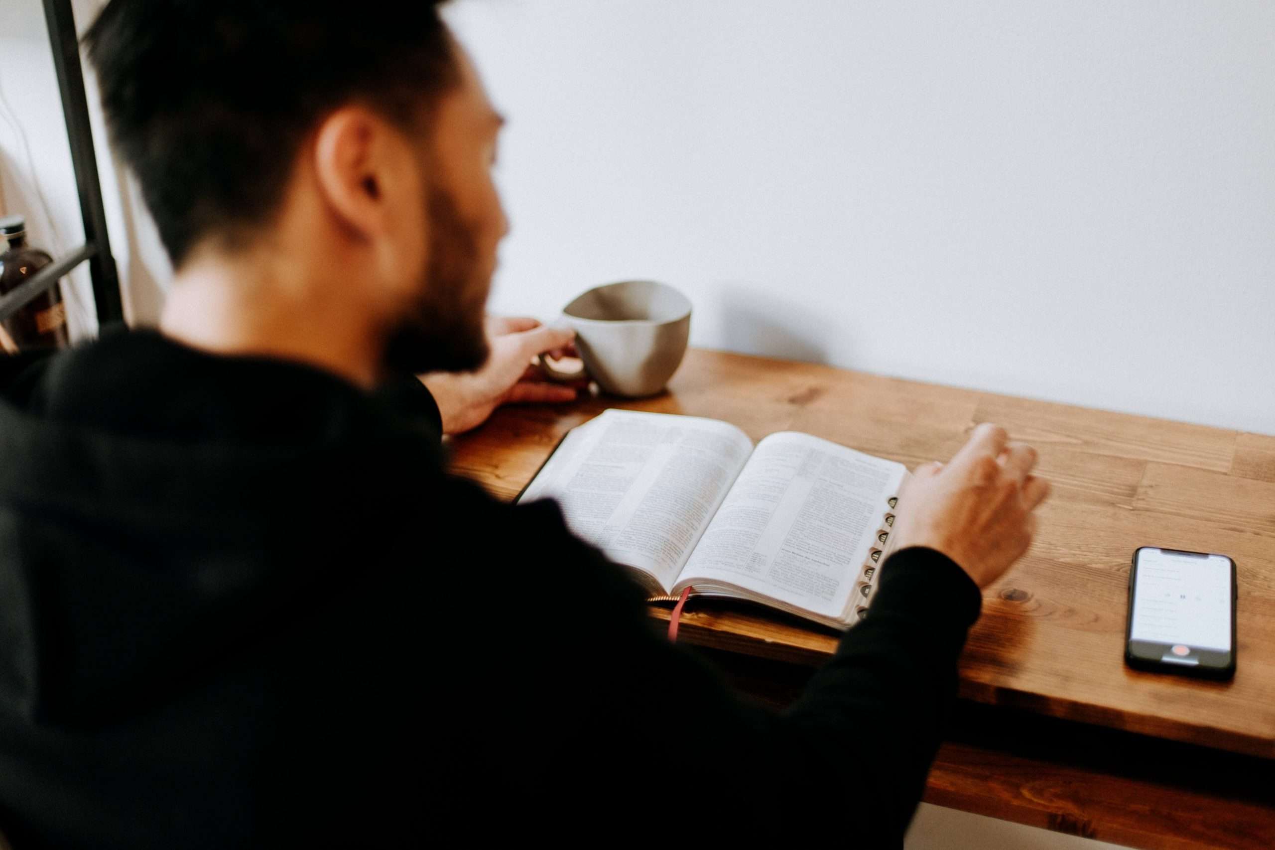10 Reading Strategies for PhD Students To Improve Long-Term ...